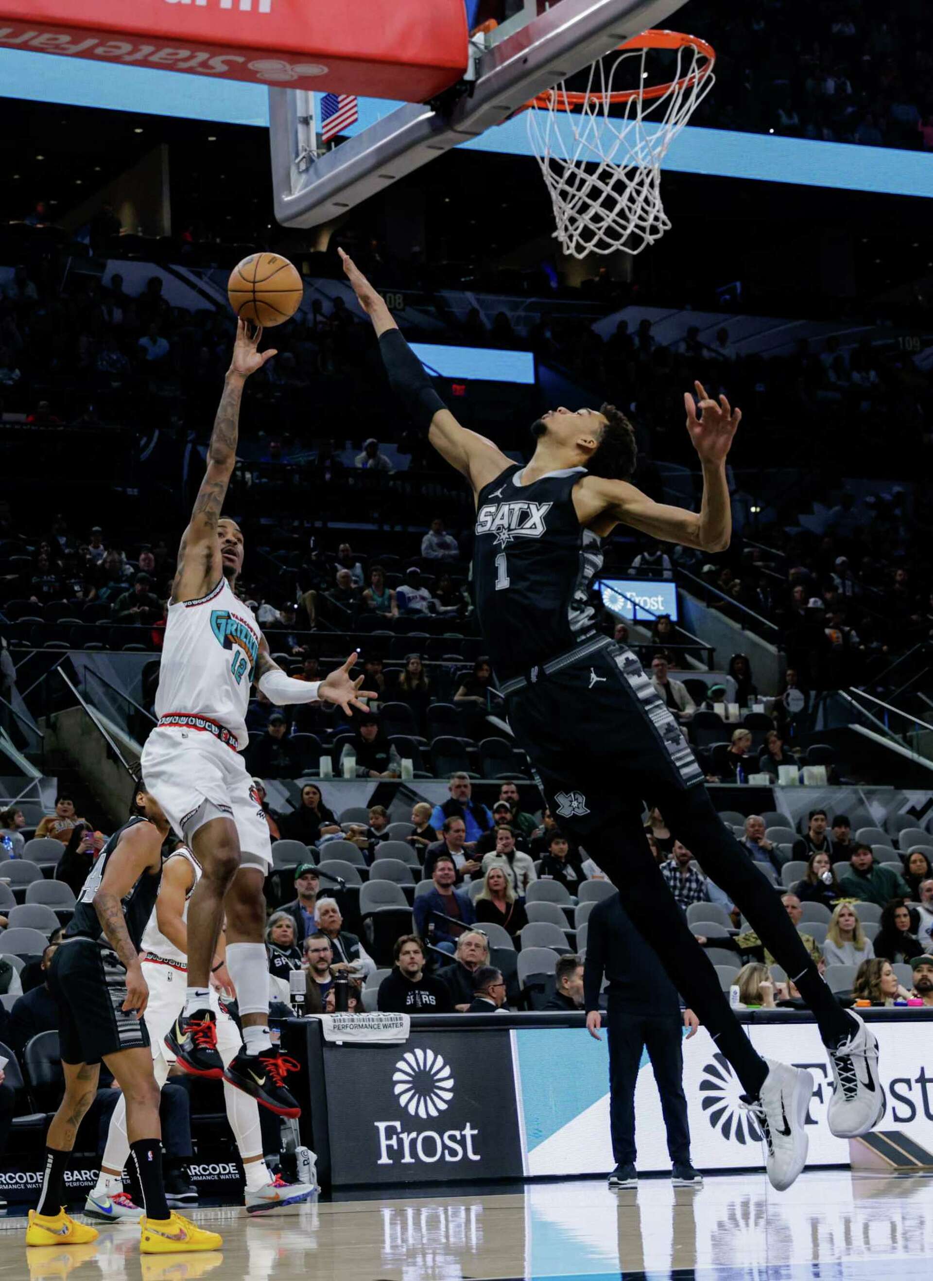 3 takeaways as Spurs falter late against Memphis Grizzlies