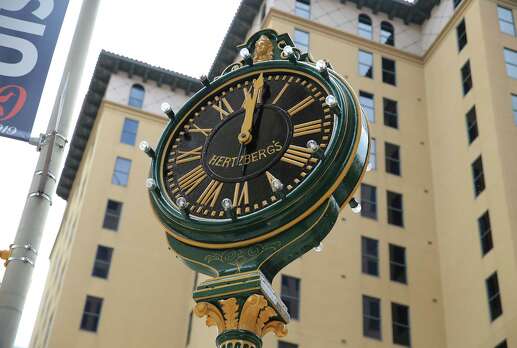new york clock changes
