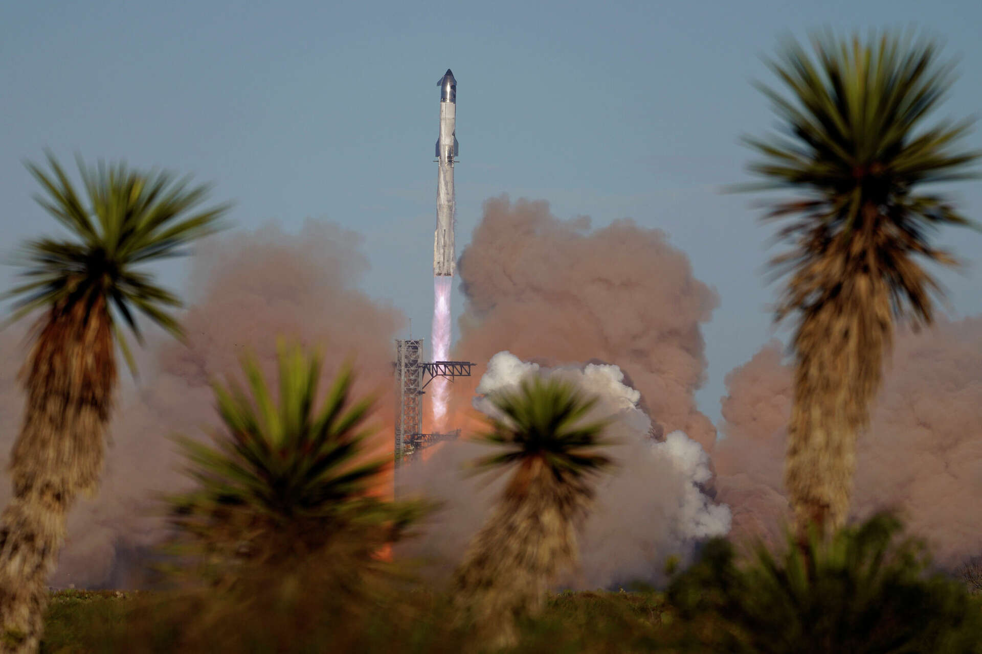 SpaceX scrubs 8th test flight of Starship from South Texas