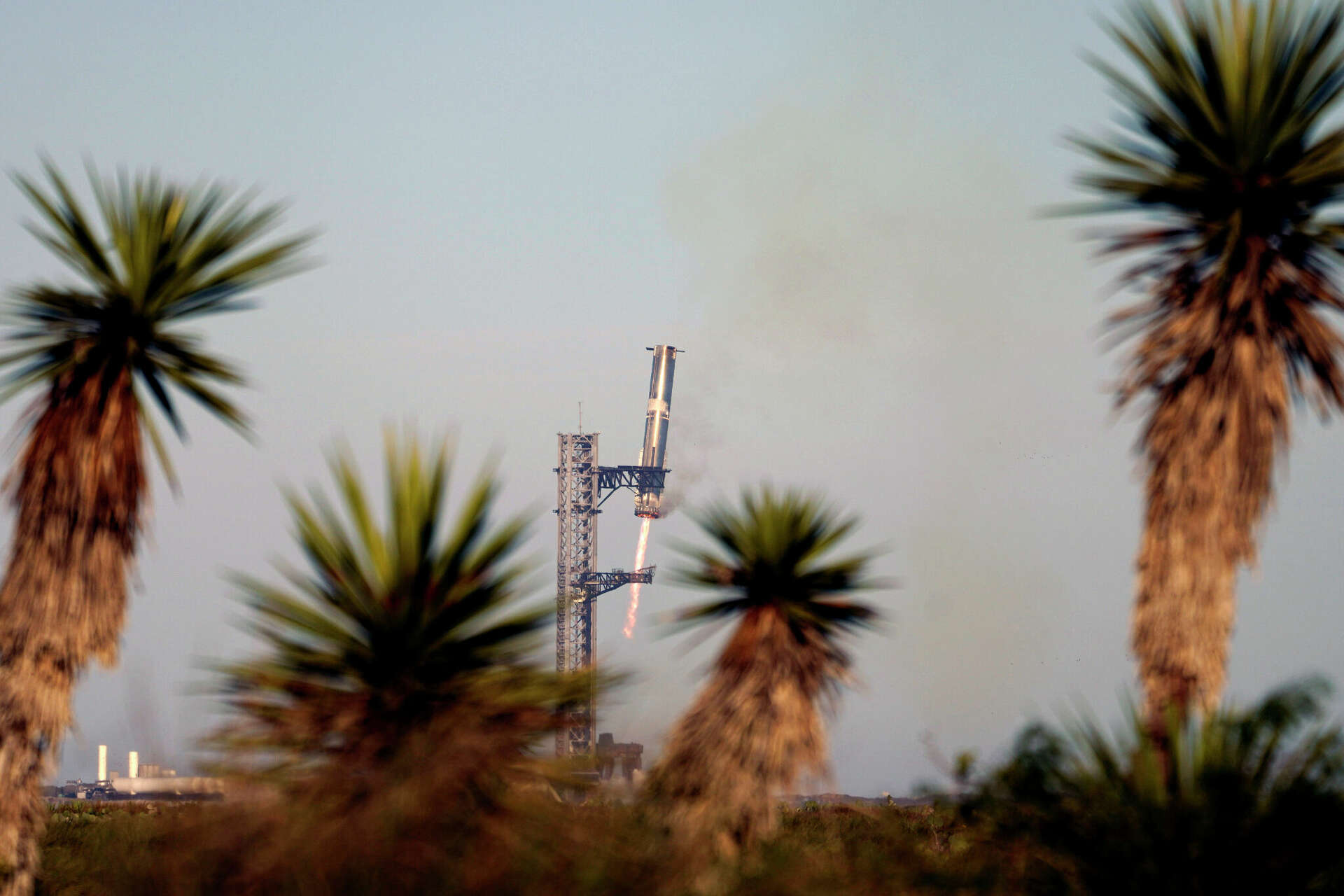SpaceX sees success and failure on seventh Starship flight test