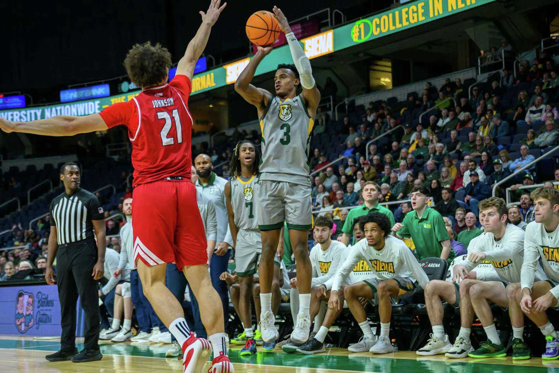 Siena basketball store