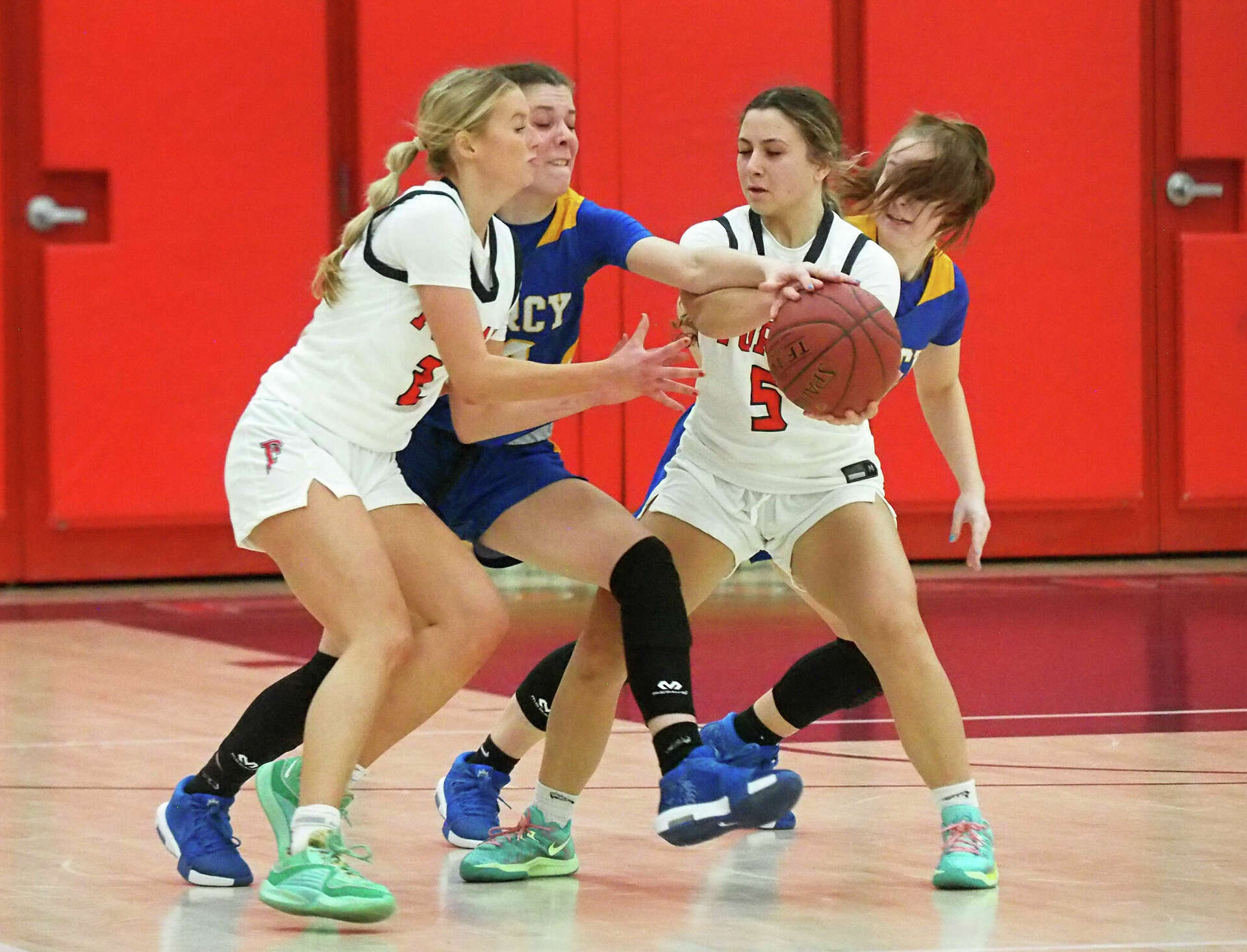 Doyle twins serve as captains of Foran boys and girls basketball teams