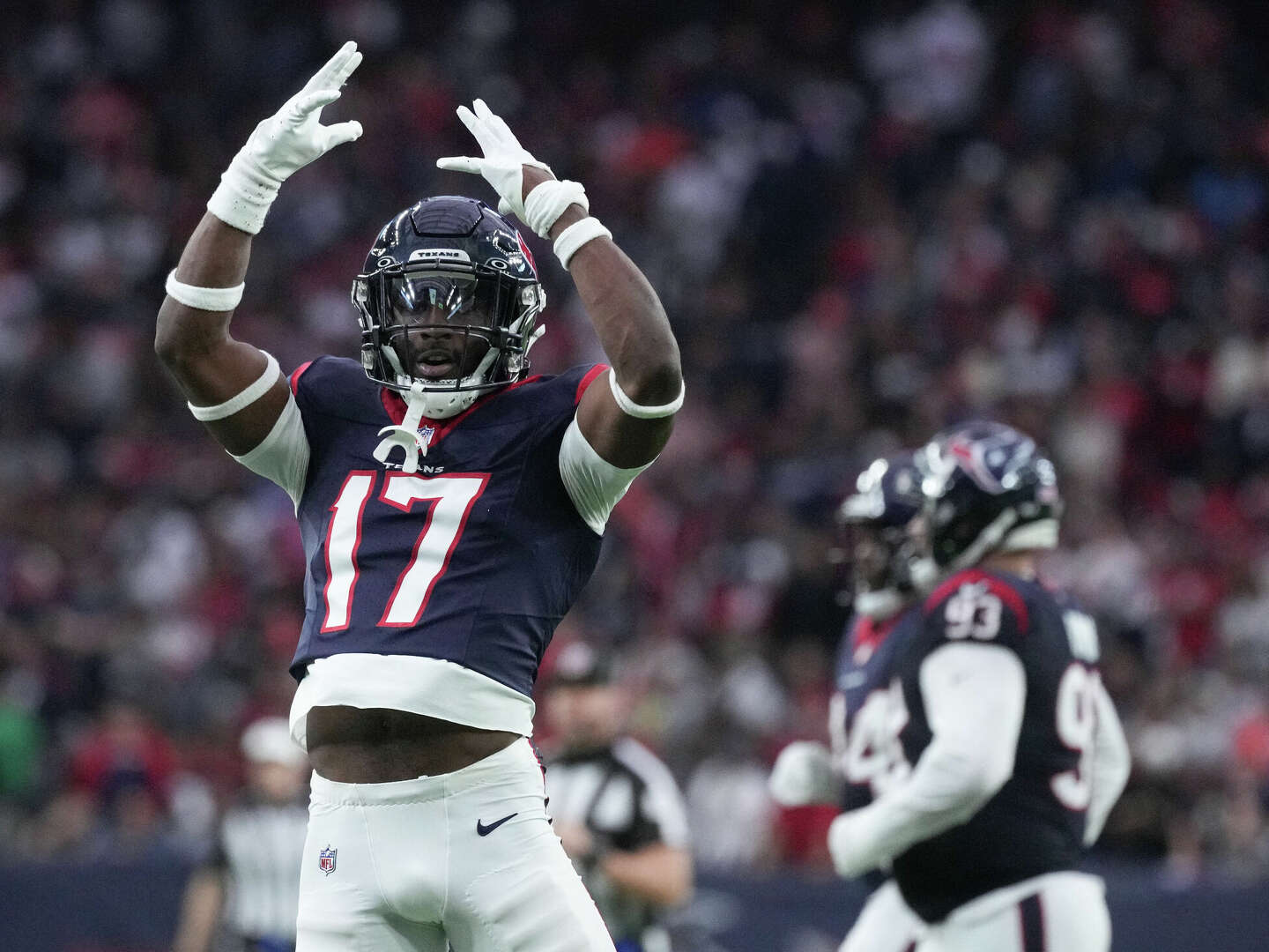 Texans' Kris Boyd shoves special teams coach after blunder