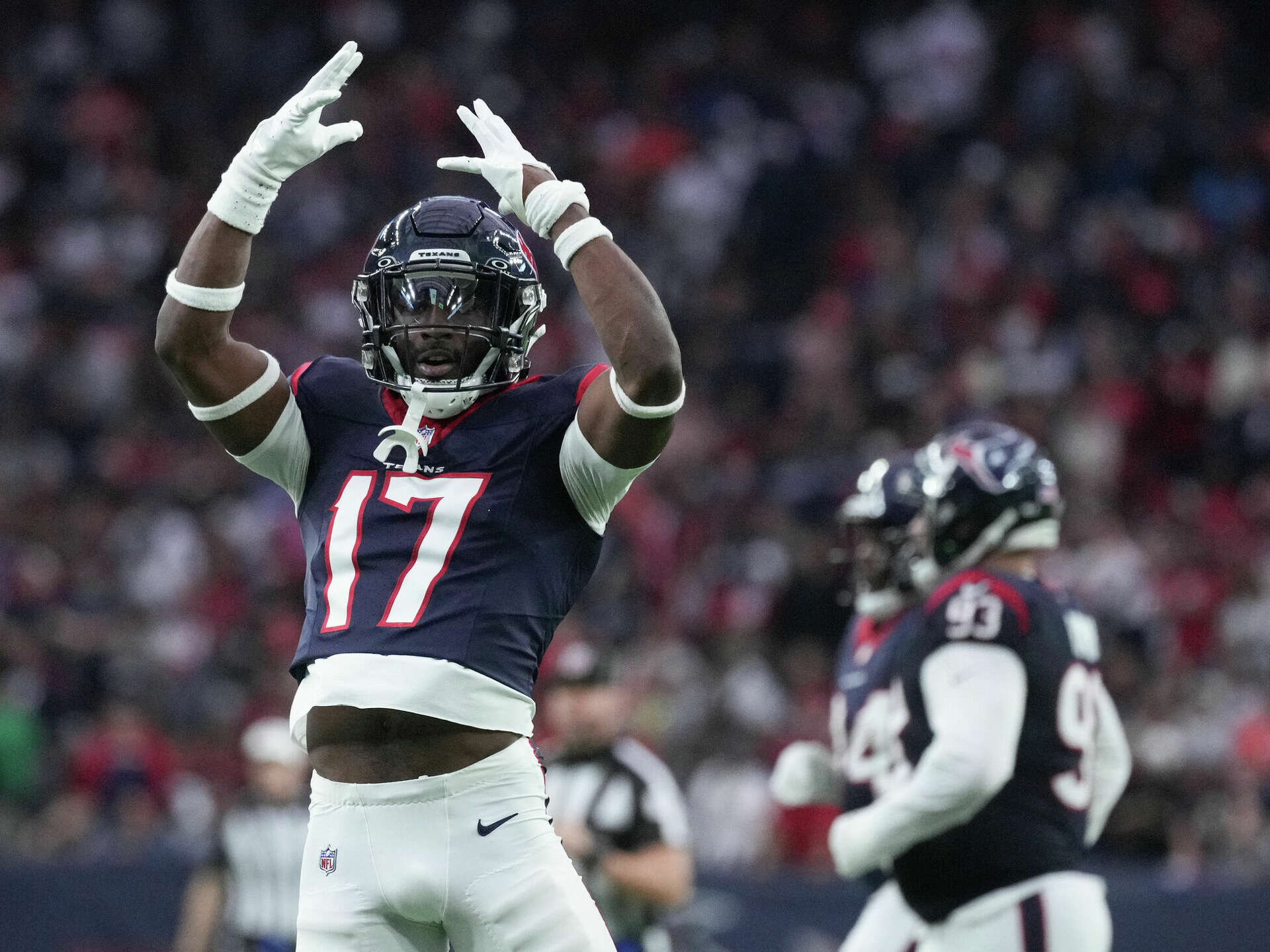 Texans' Kris Boyd shoves special teams coach after blunder