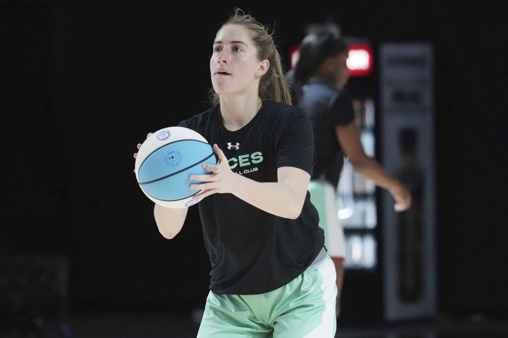 Kate Martin with double-double in her Unrivaled debut
