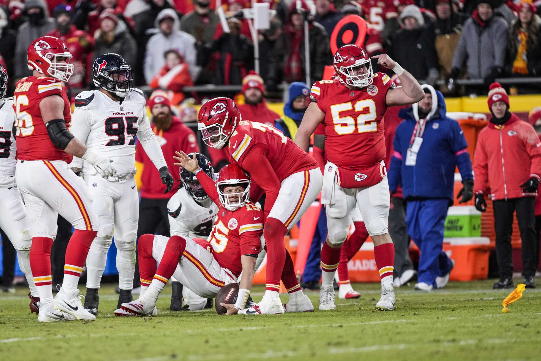 Texans voice their displeasure with officiating in loss to Chiefs