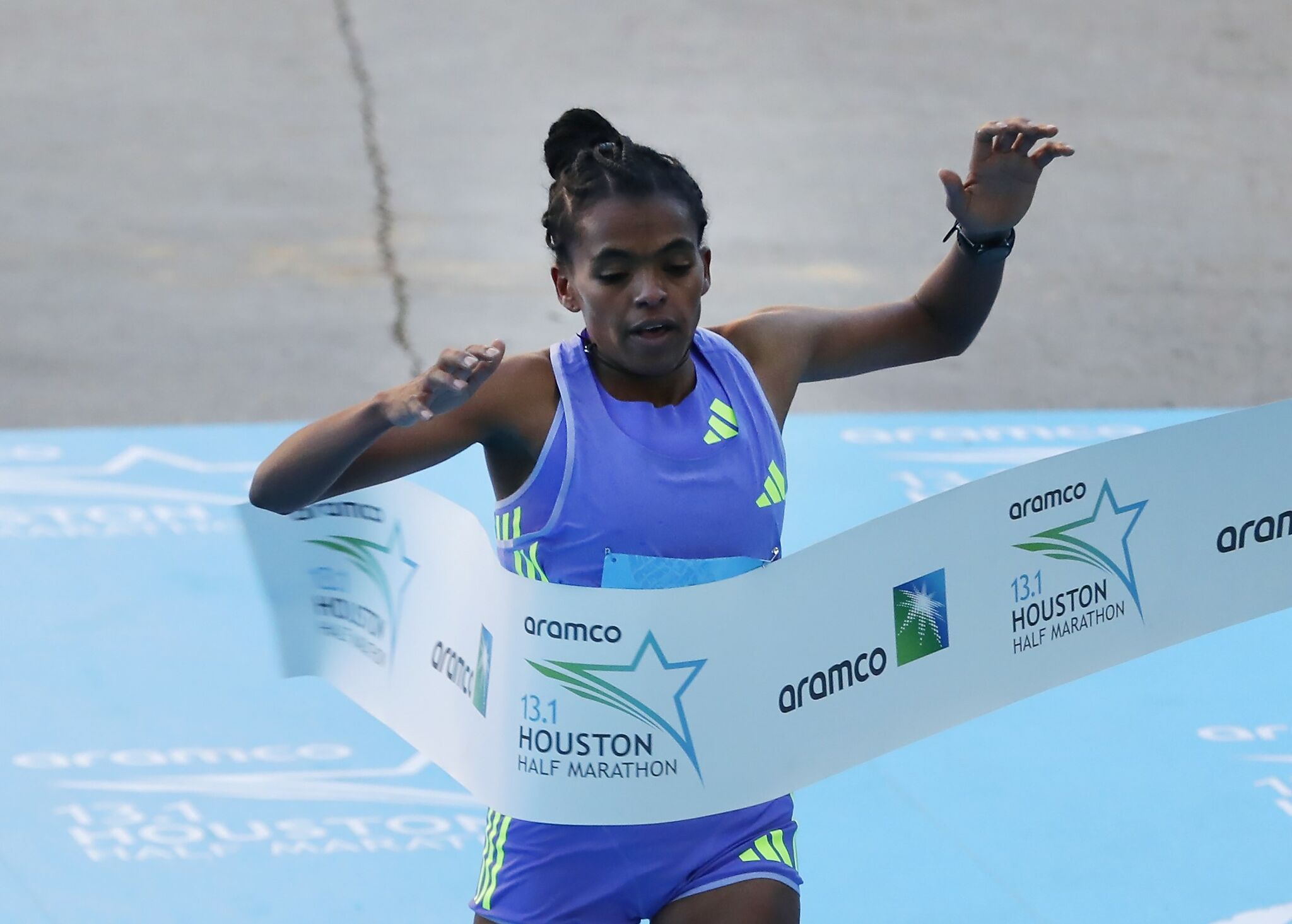 Houston Aramco Half Marathon: Weini Kelati breaks U.S. women's record
