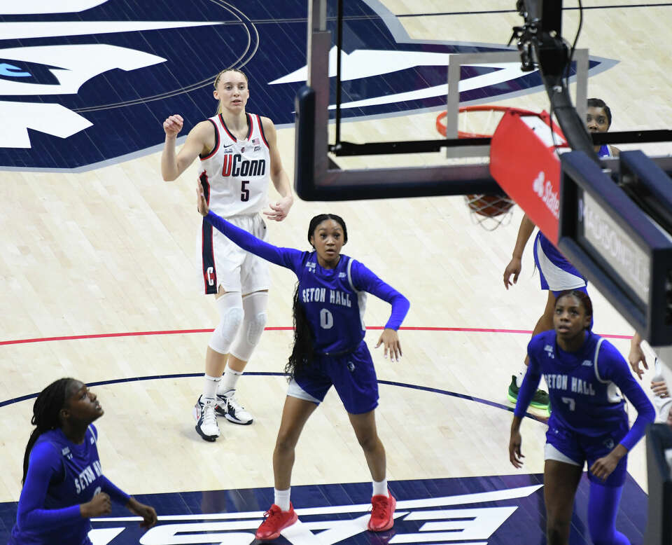 UConn women's basketball's Paige Bueckers scores 2,000th point