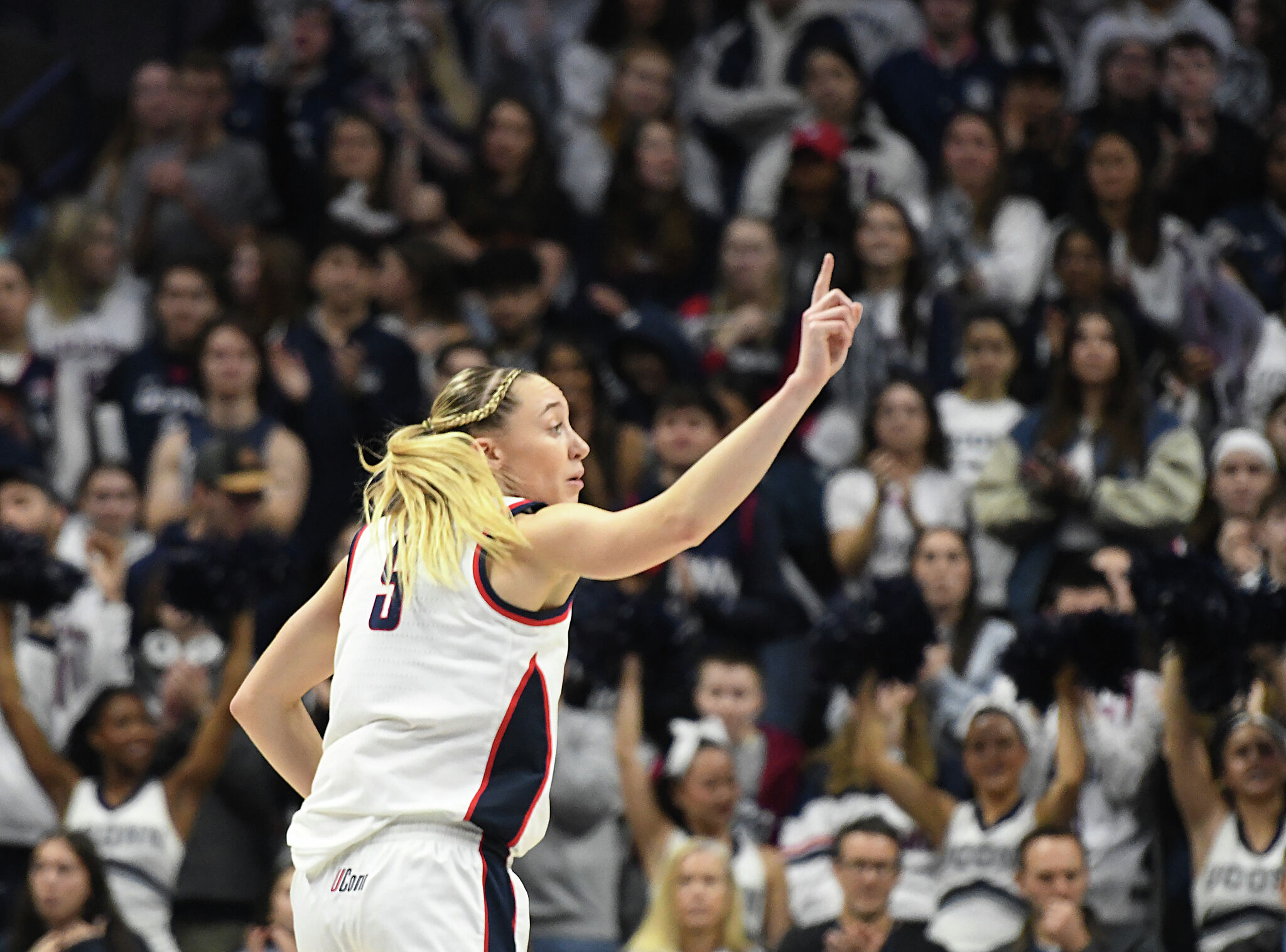 Here's how Paige Bueckers scored 2,000 points in just 102 games