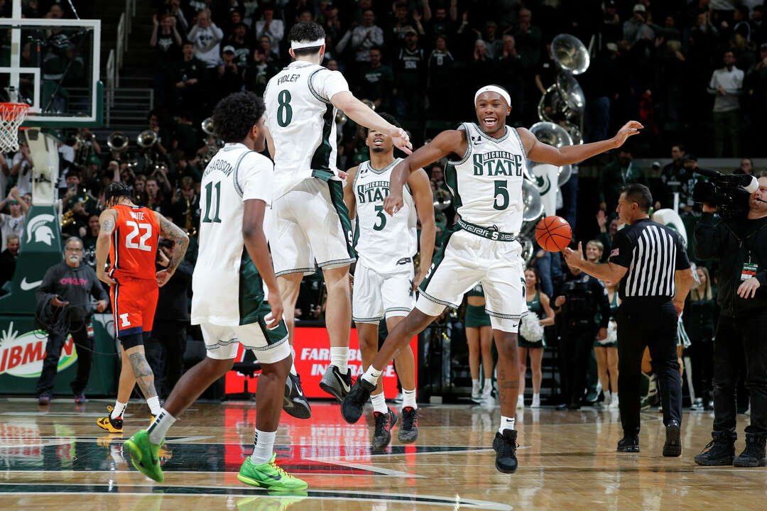 CBS experts urge NCAA rule change after Illinois-Michigan State ending