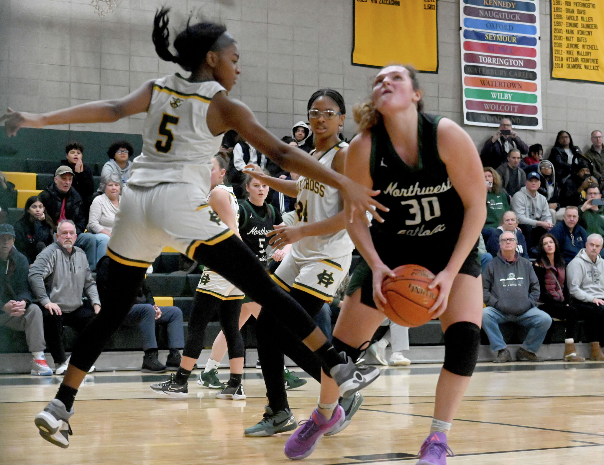 No. 1 NW Catholic stays girls basketball defeats No. 2 Holy Cross