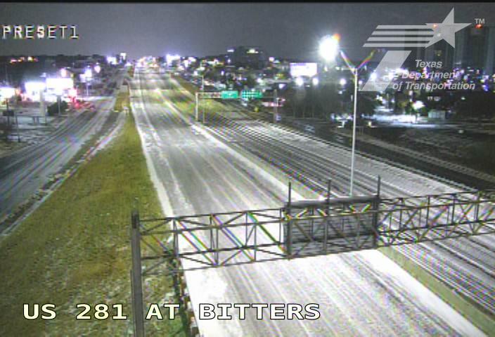 Rare snow covers major San Antonio highways amid winter storm