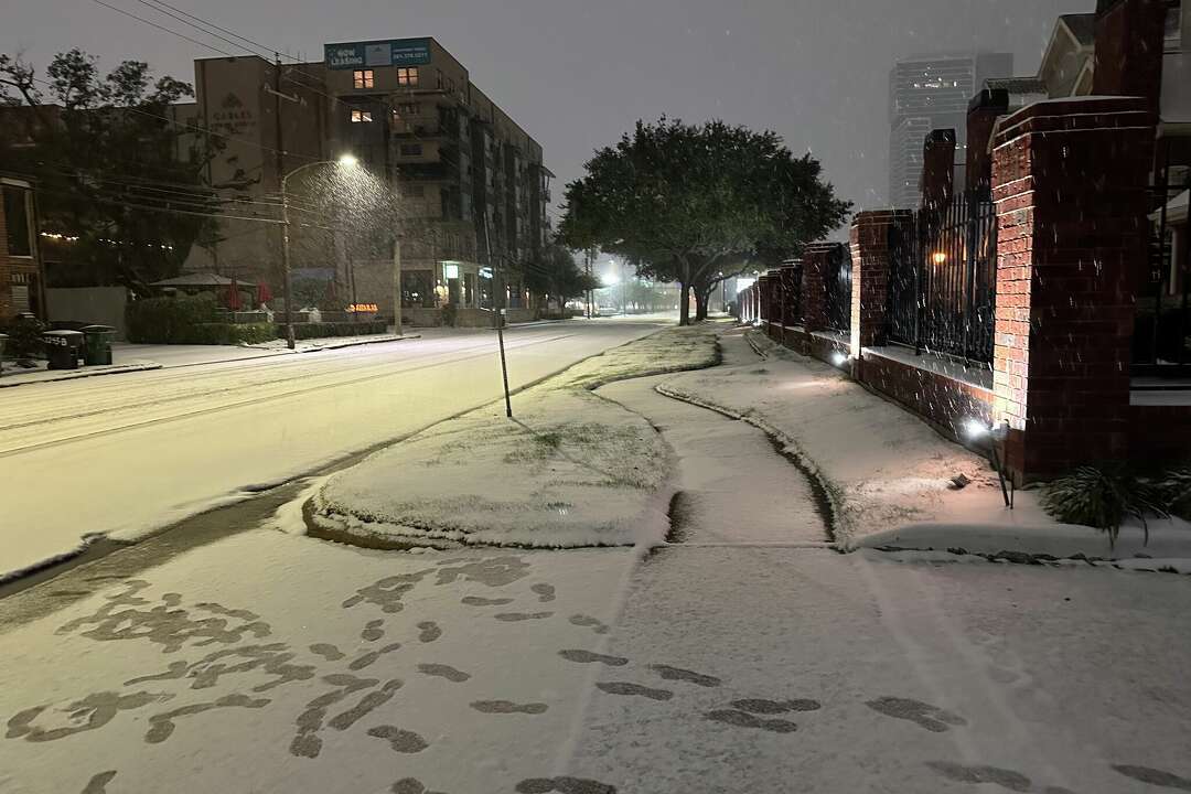Snow day: Houston turned bright white by Winter Storm Enzo