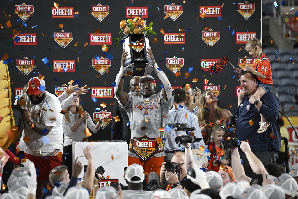 Illinois ranked No. 16 in final AP football poll