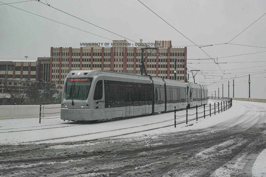 Houston light rail vs. freight trains: Key differences explained