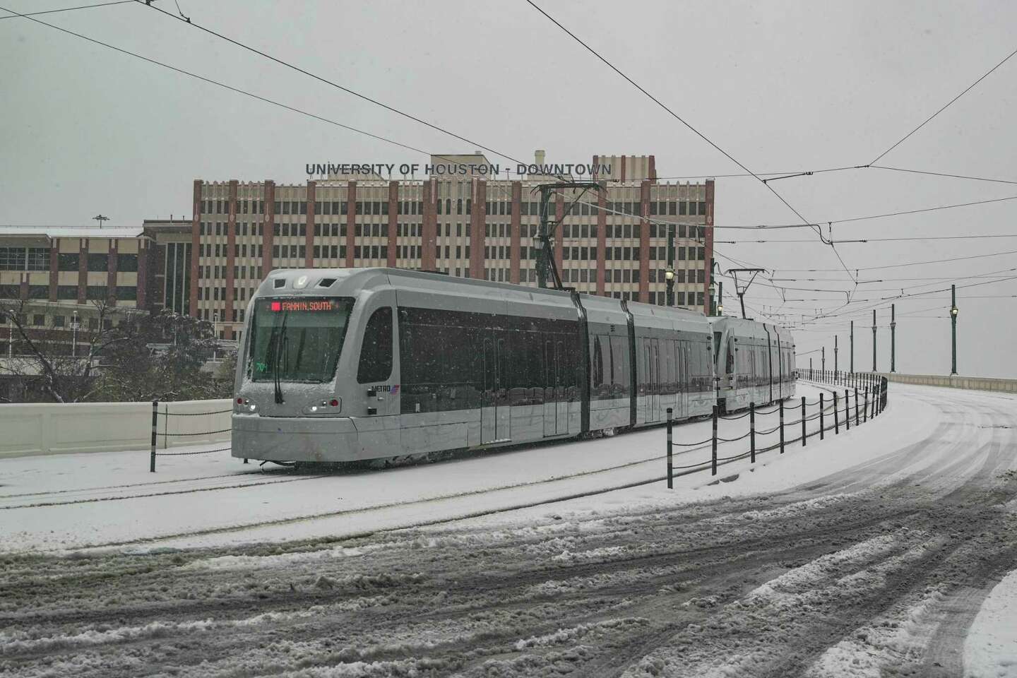 Houston light rail vs. freight trains: Key differences explained