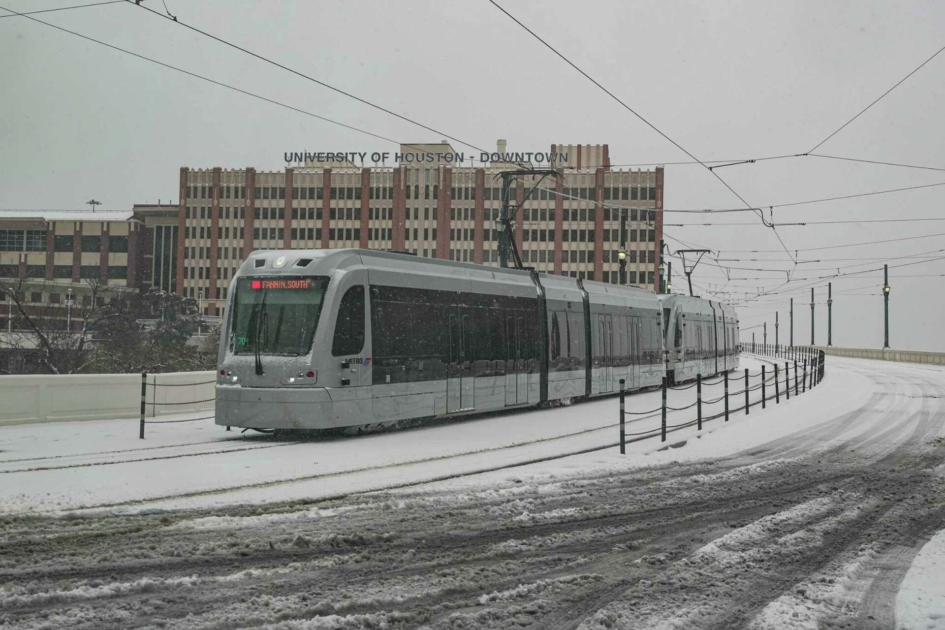 Houston light rail vs. freight trains: Key differences explained