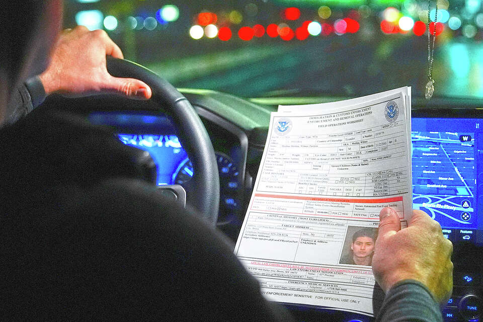 Illinois ICE raid cooperation hampered by state law