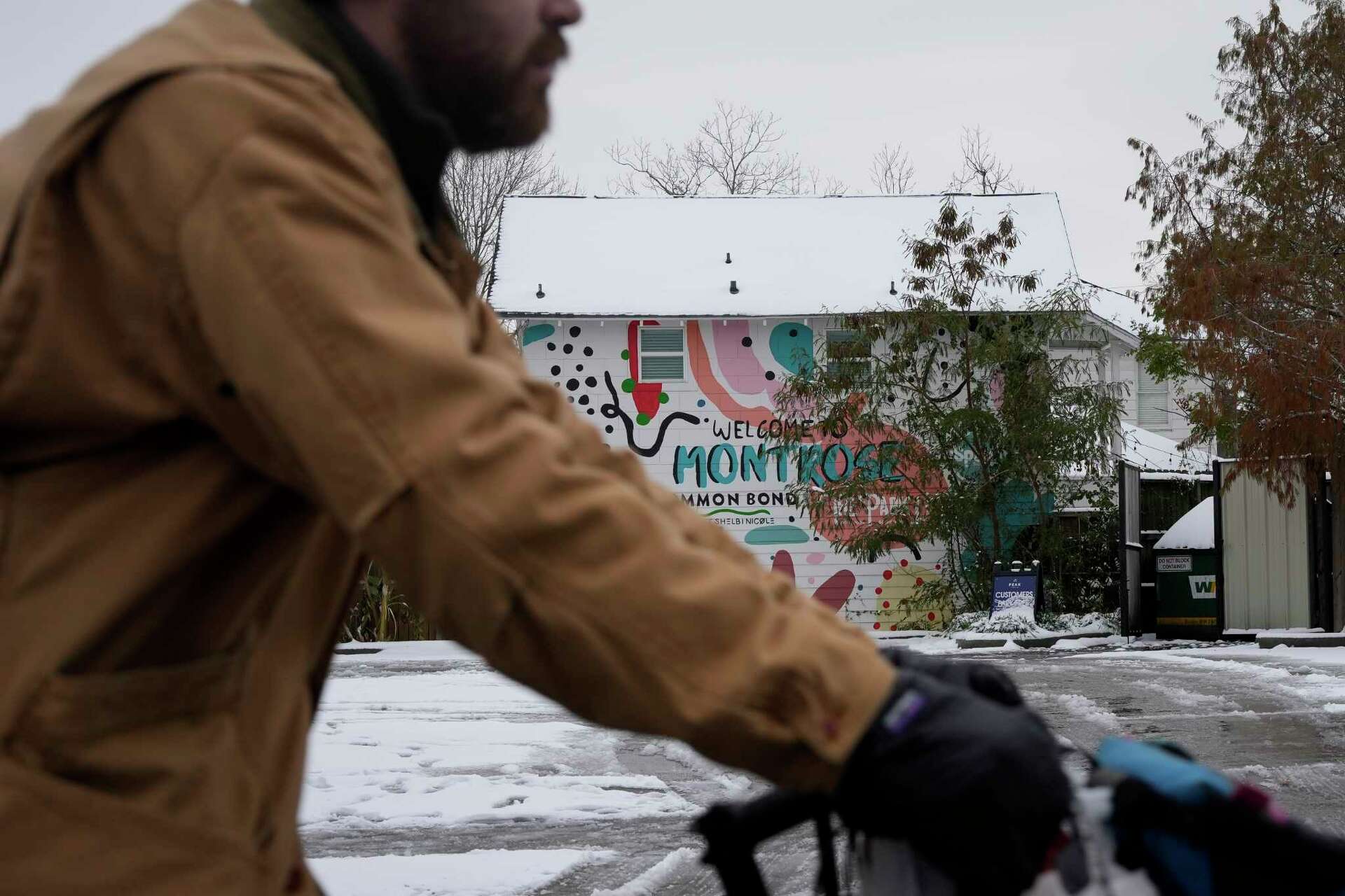 Houston winter storm: Drivers urged to stay off roads