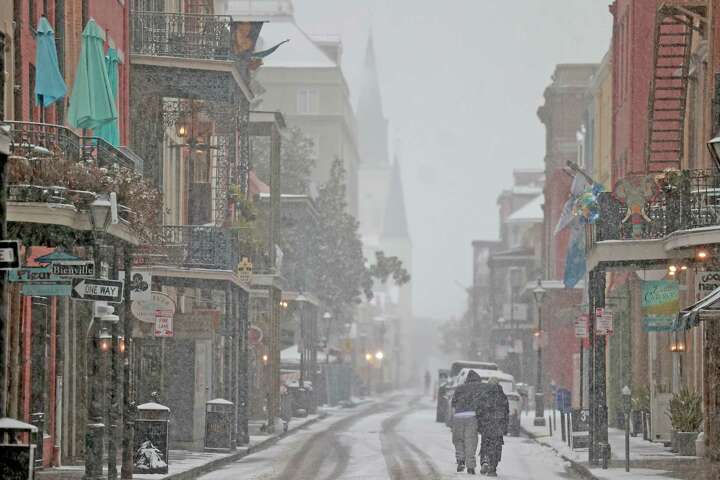 New Orleans residents enjoy rare snow day after winter storm