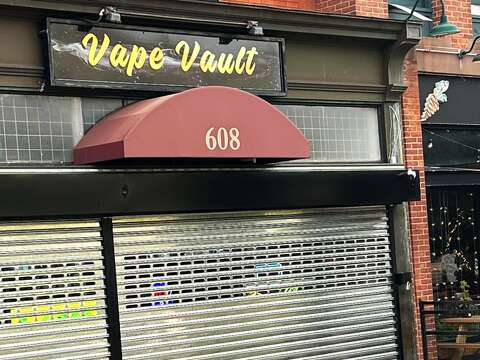 Middletown vape shop issued injunction for prohibited exterior gate