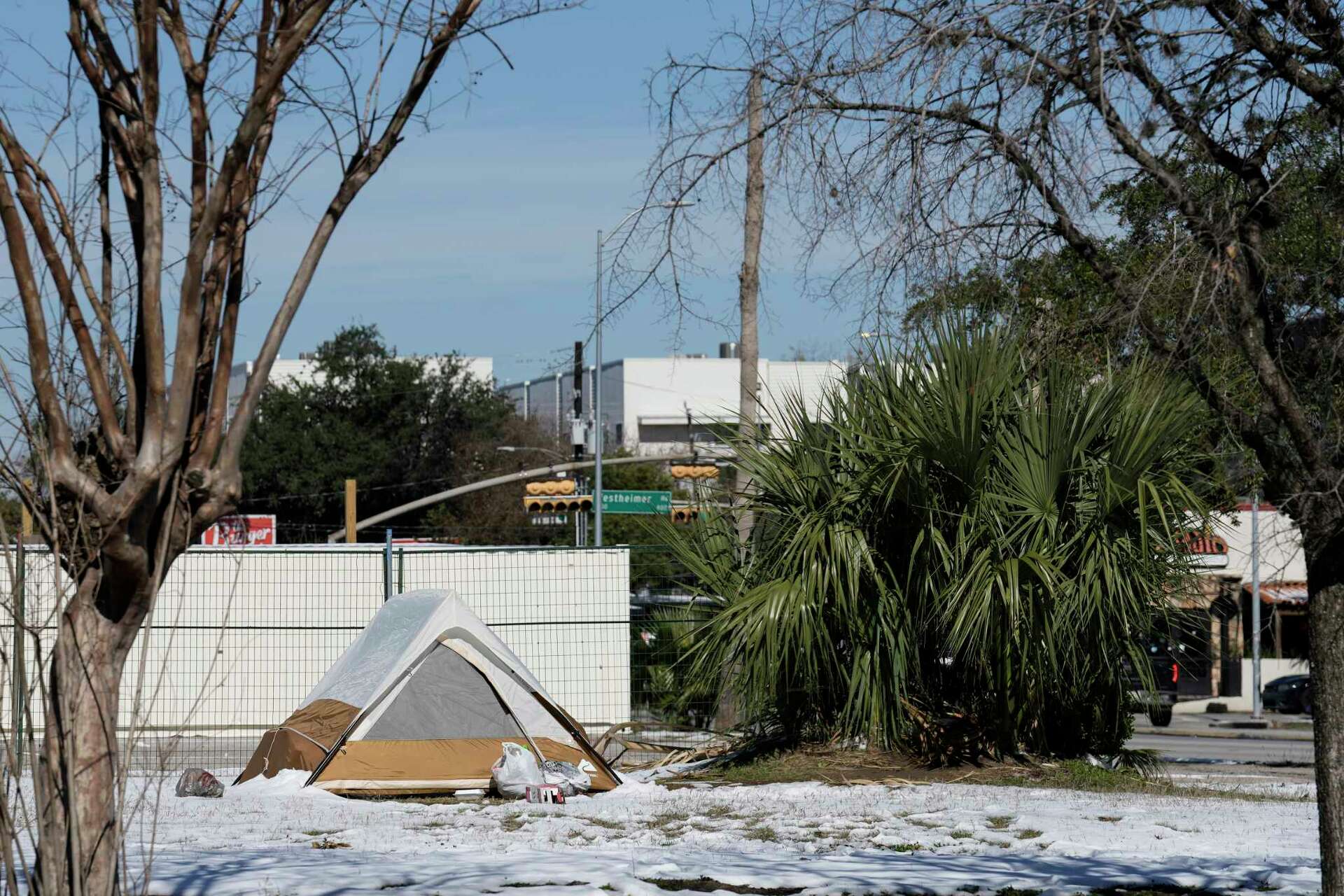 Houston ice updates: Death toll rises to 4, HISD to reopen Thursday