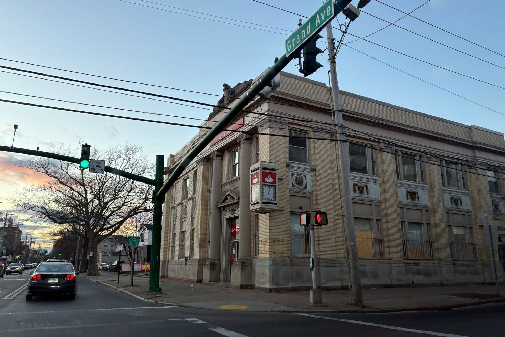 Santander Bank to close this spring another branch in CT