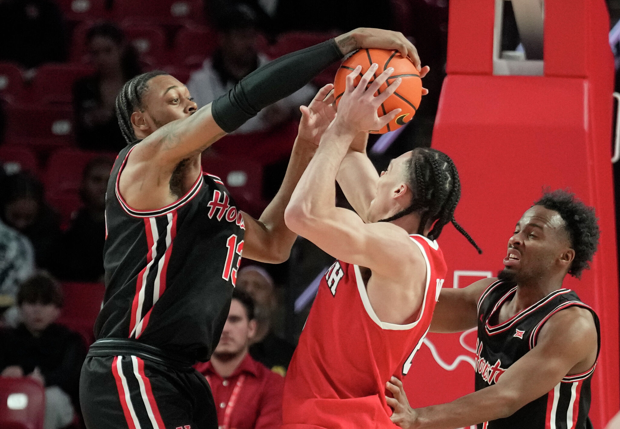 UH basketball: Surging Cougars hand Utah home-court beatdown