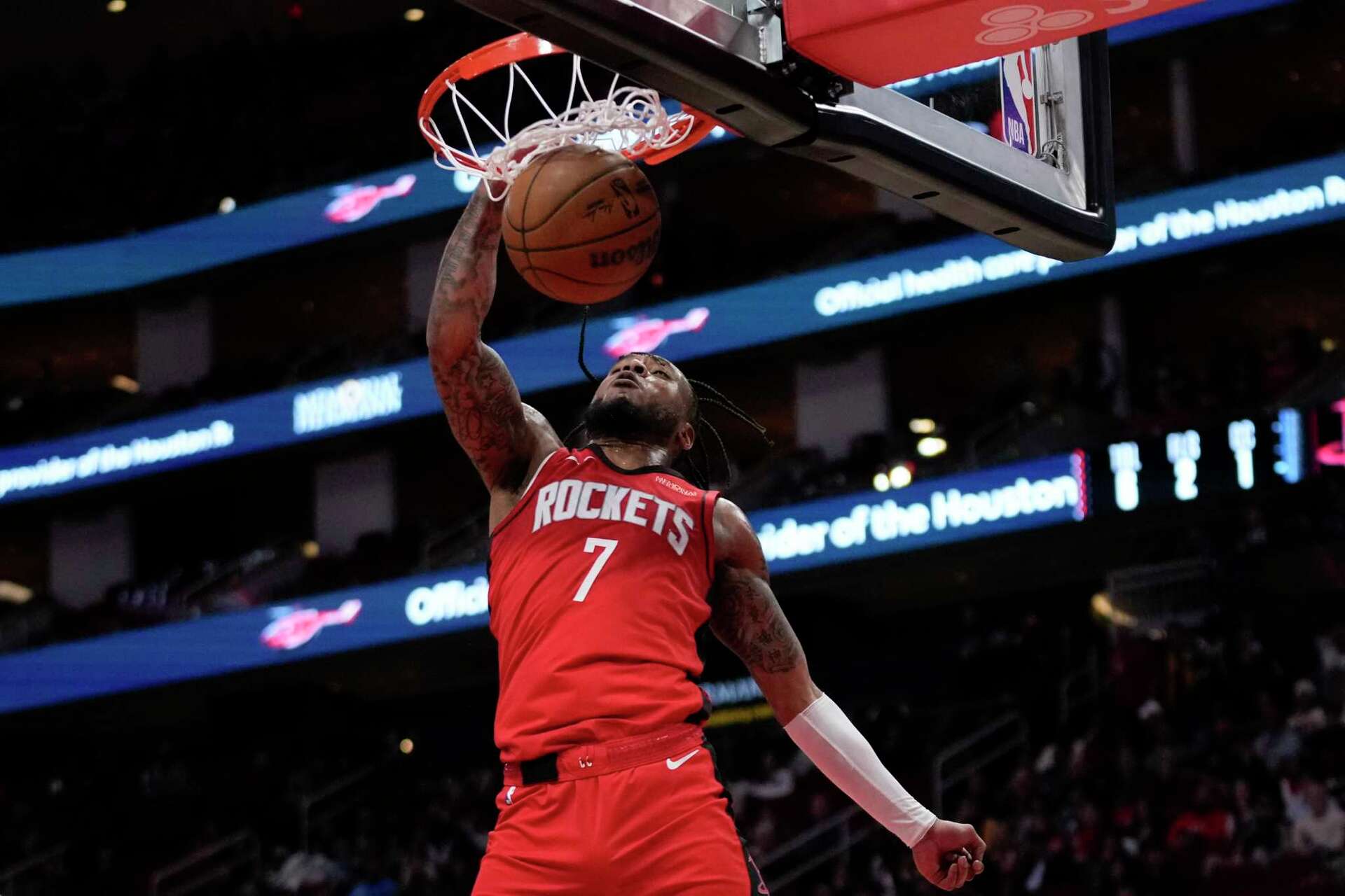 Houston Rockets upend NBA-leading Cleveland Cavaliers for narrow win
