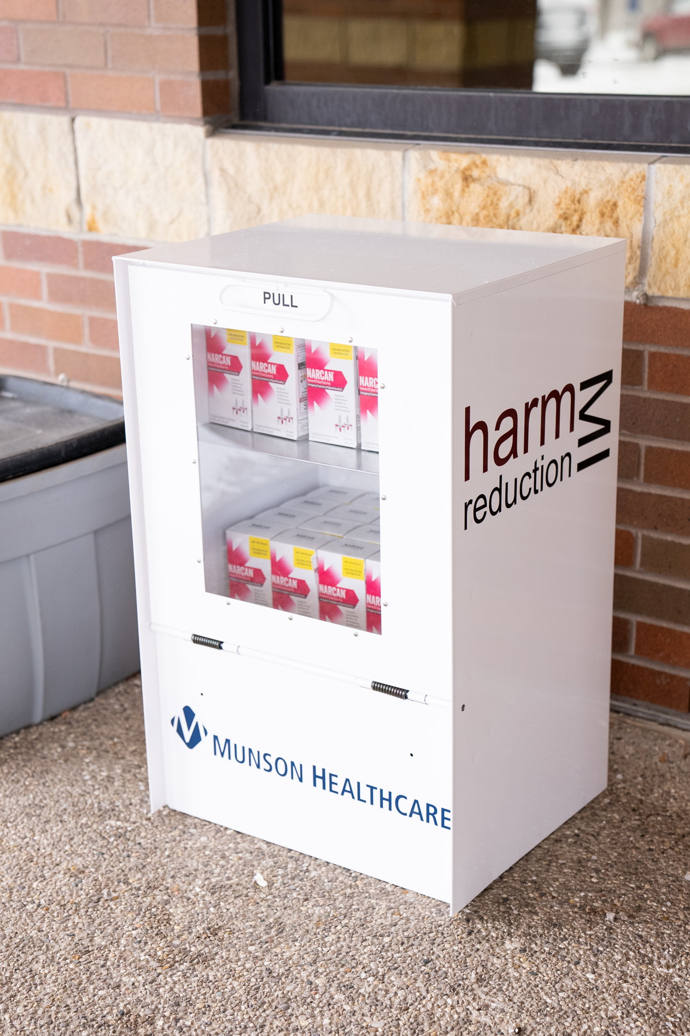 Munson Healthcare installs Narcan distribution boxes