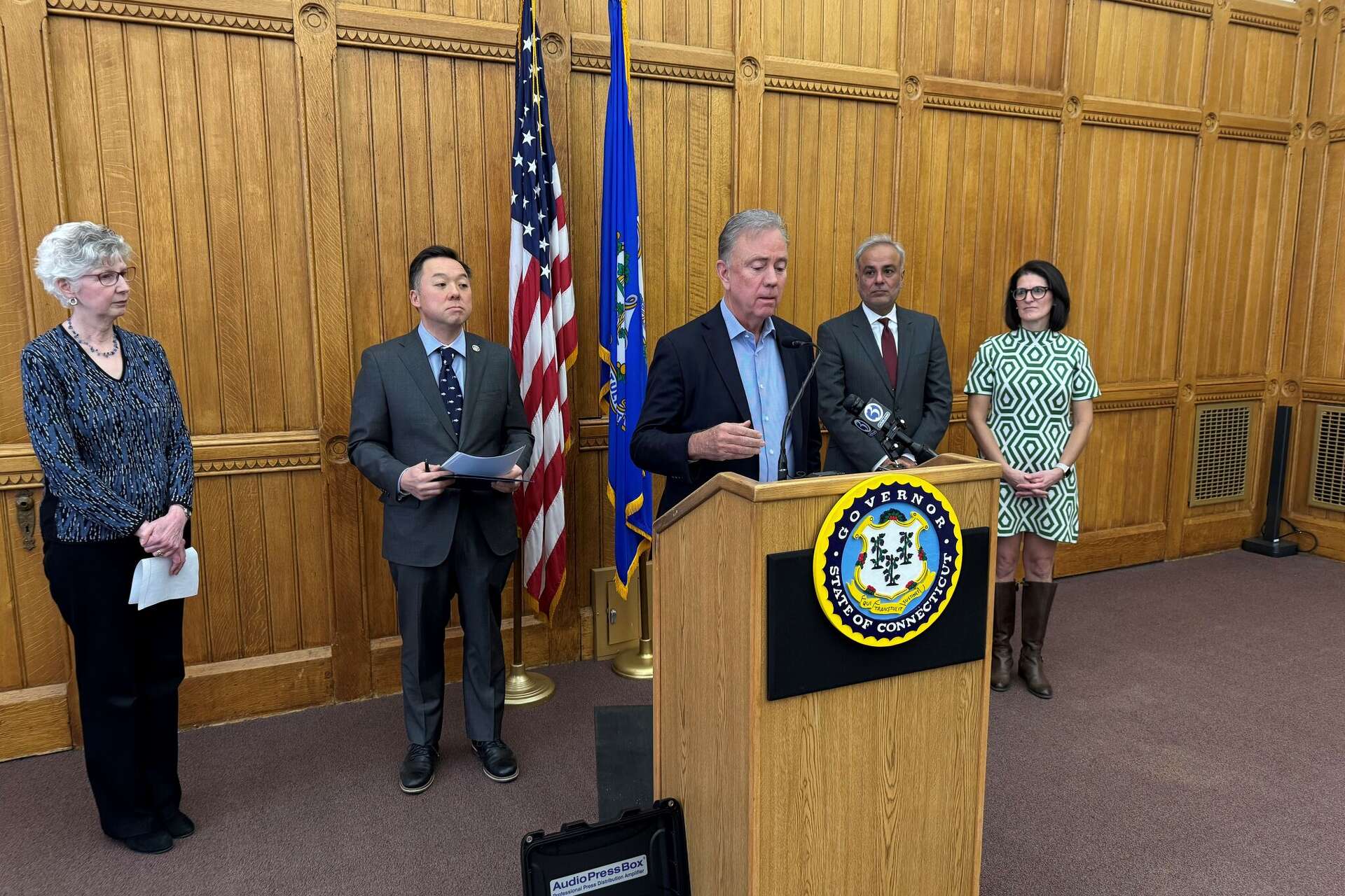 TheHour: Breaking news, US and World News, Connecticut, Local News