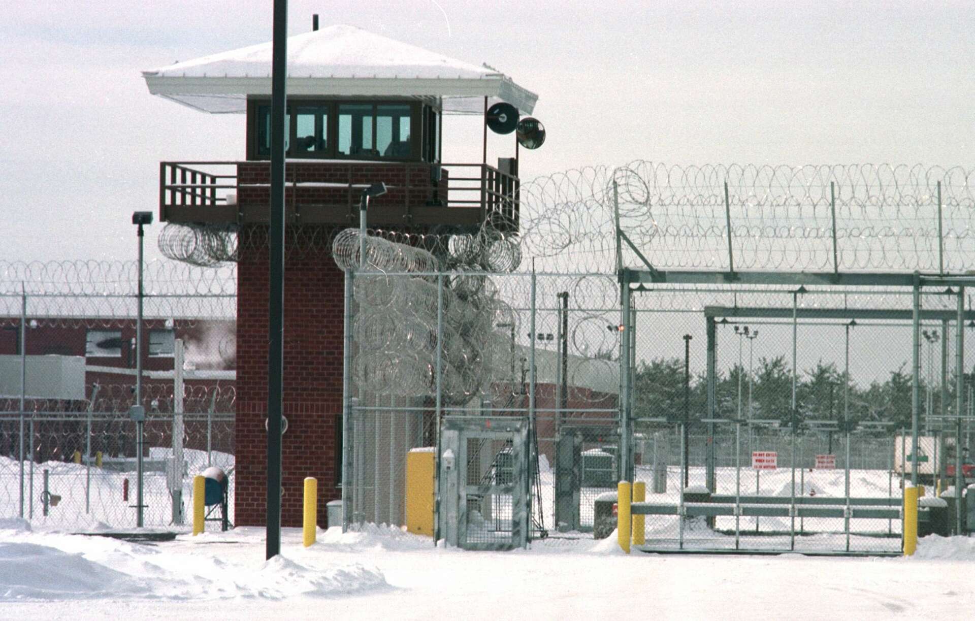 NY prison workers sent to hospital for exposure to unknown substance