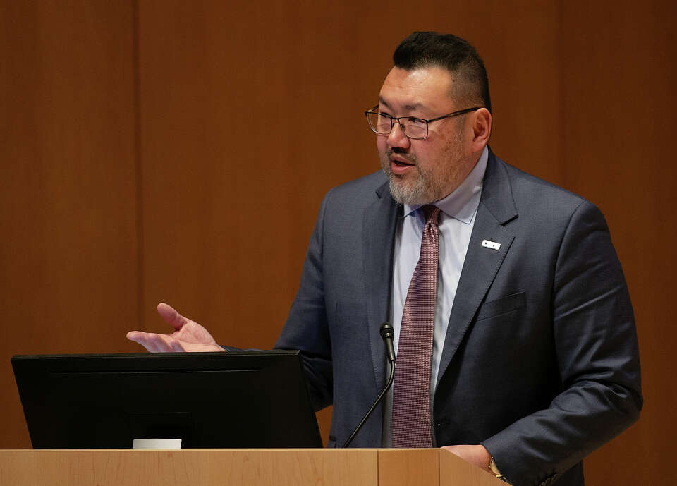 Audit: Why did CSCU head get $21K to move to CT, but lives in NY?