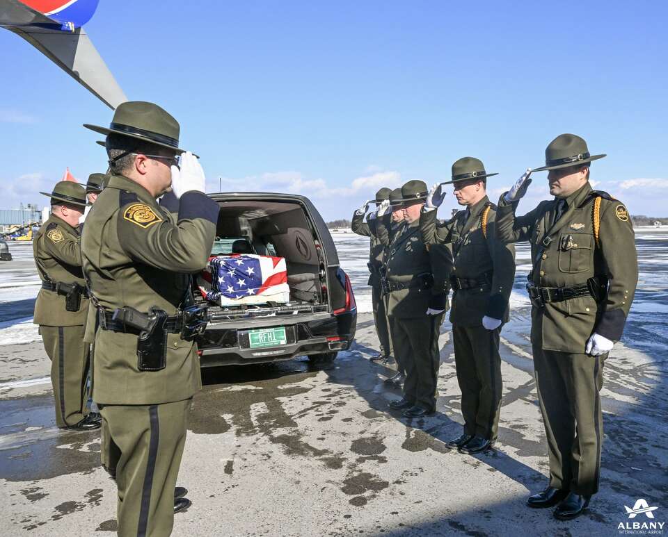 Woman whose parents were murdered sought in border agent shooting
