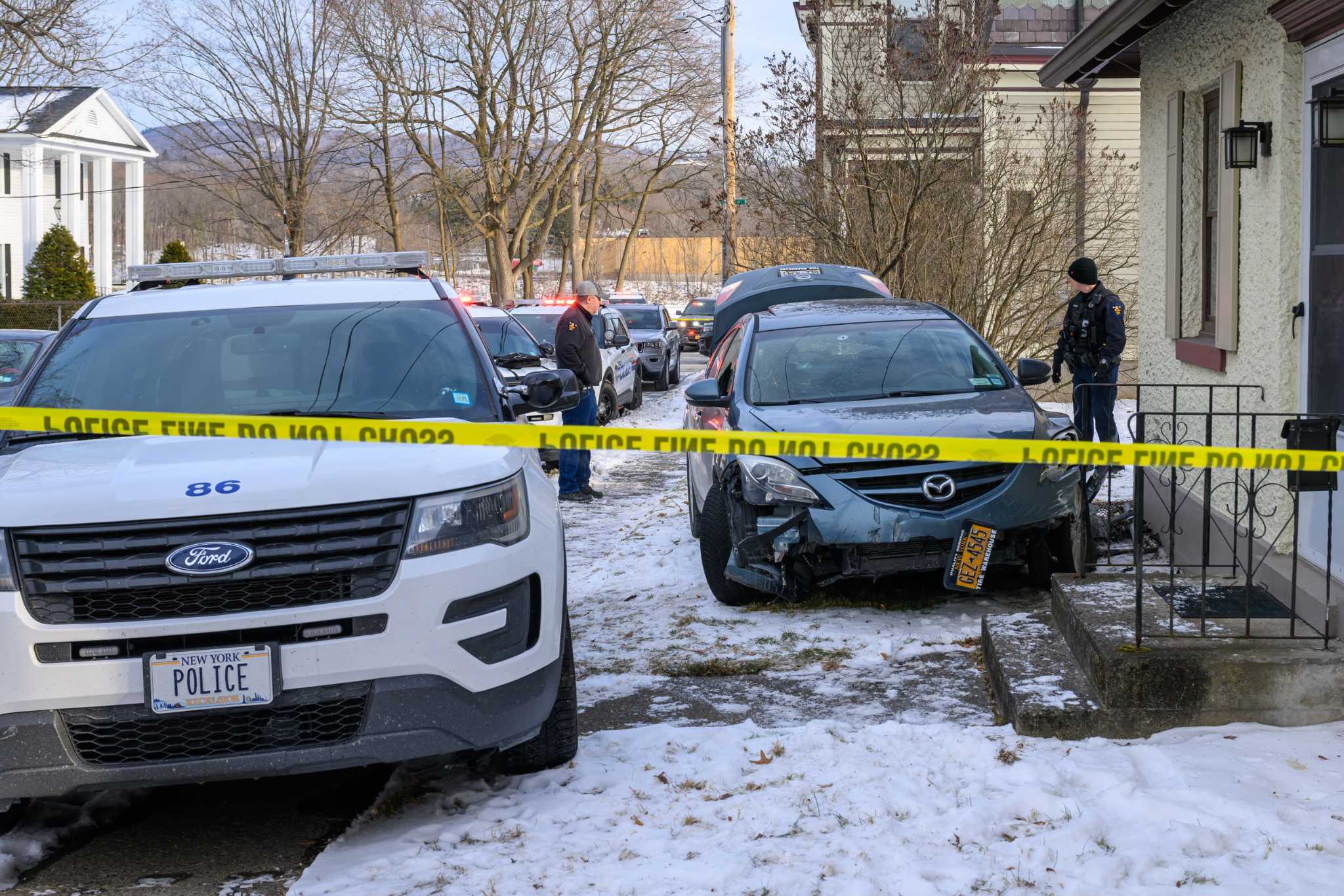 Suspect leads police on high-speed chase through Troy, Waterford