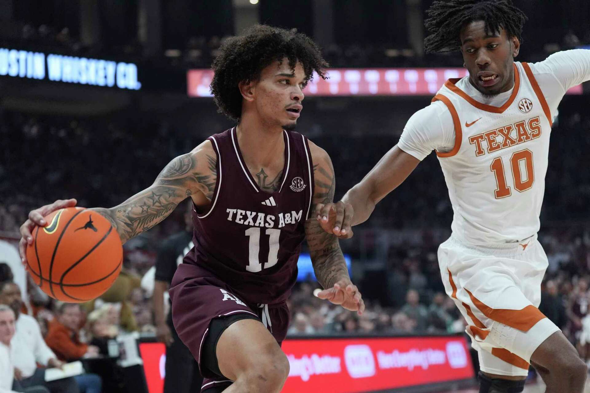 UT basketball: Longhorns come from 22 down to beat Aggies