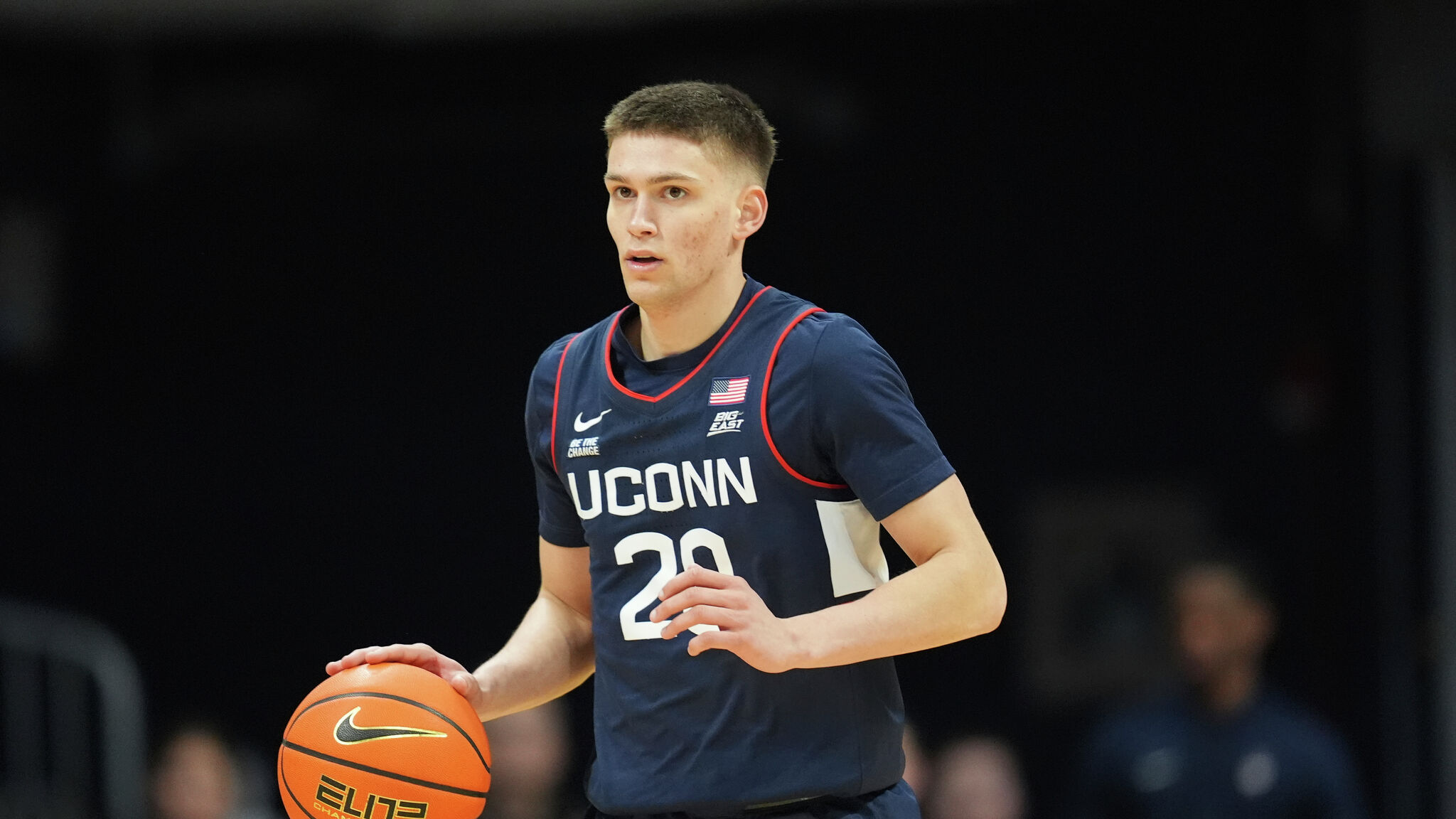 UConn men's basketball leads Xavier at halftime