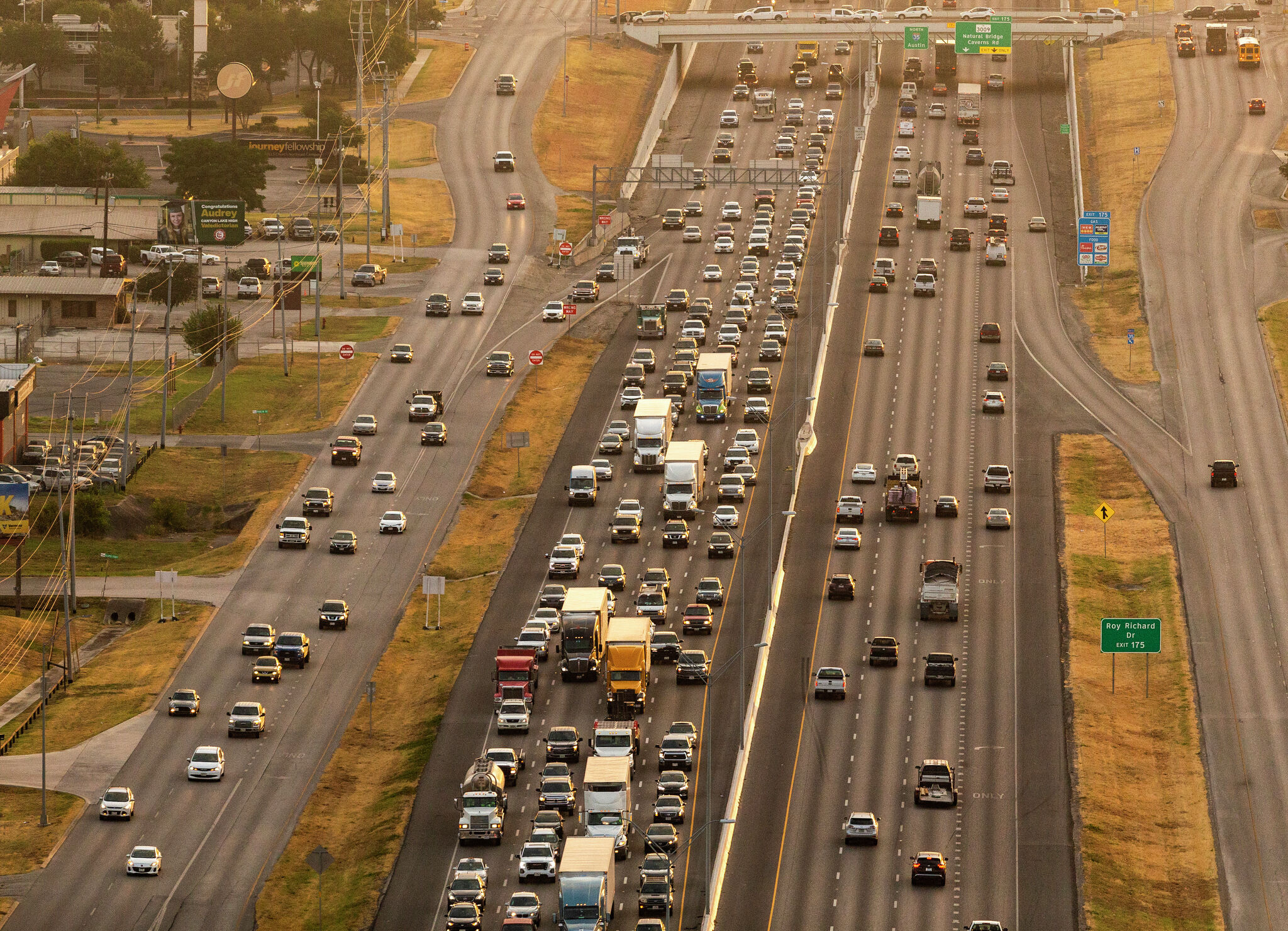 Traffic alert: Major closures planned at I-35, Loop 1604 this weekend