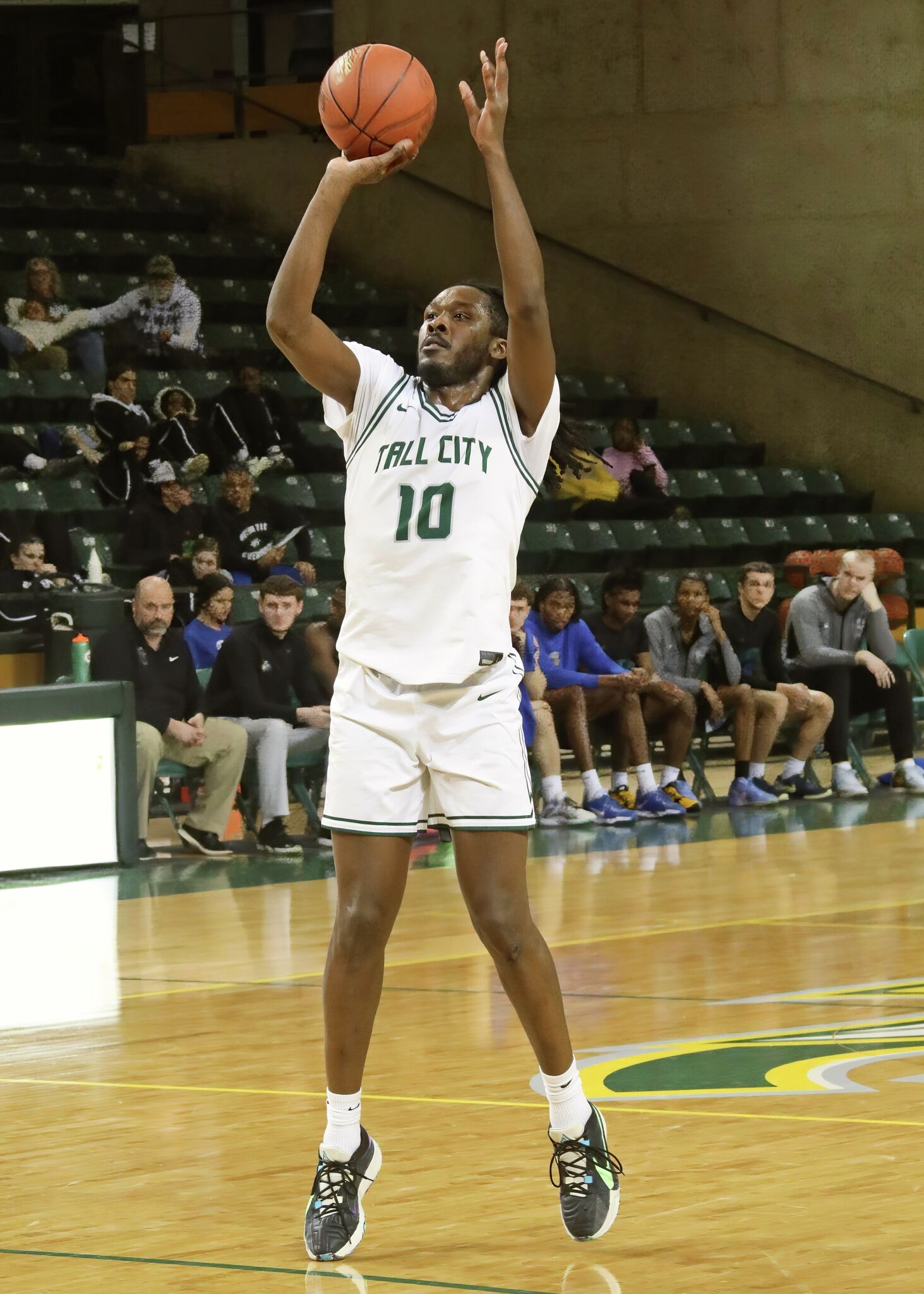 No. 10 Midland College holds Western Texas to 13 first-half points