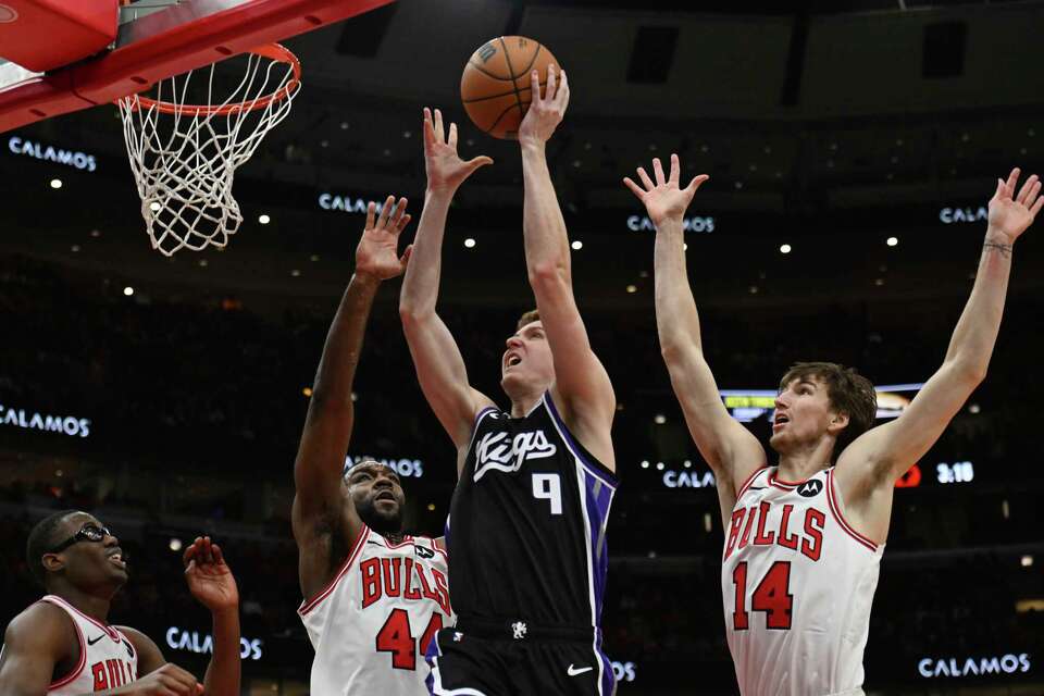 NBA trade sends Kevin Huerter from Kings to Bulls