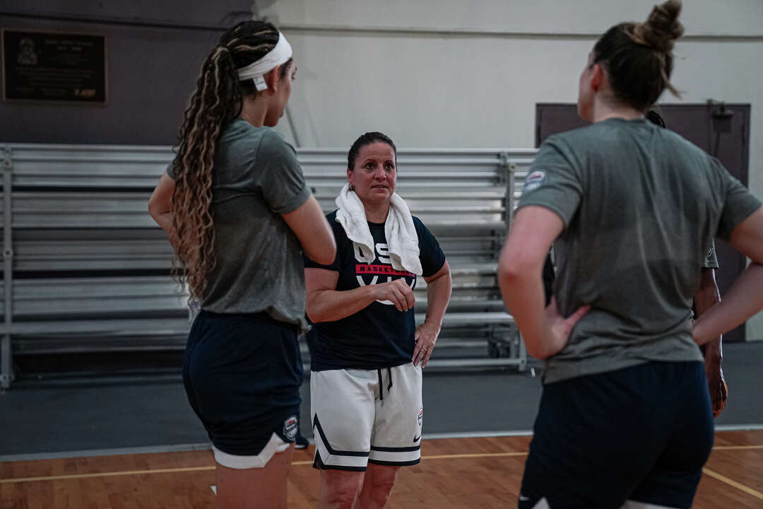 CT Sun president, UConn alum Jen Rizzotti honored by USA Basketball
