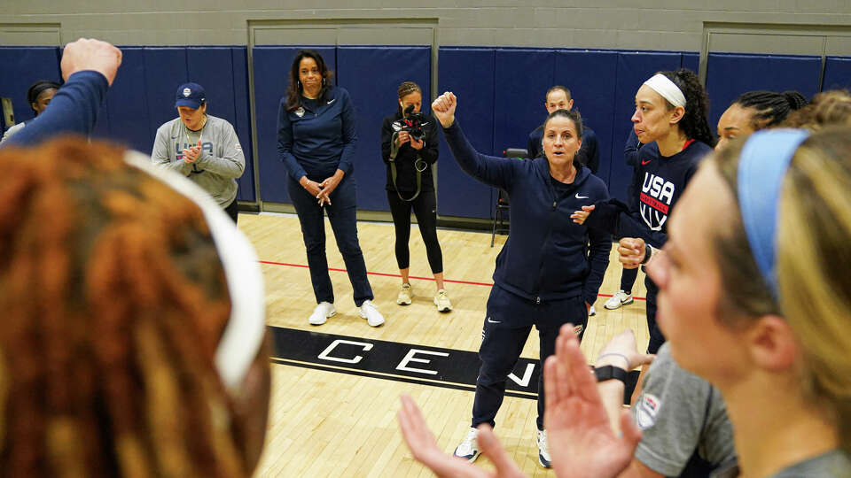 CT Sun president, UConn alum Jen Rizzotti honored by USA Basketball