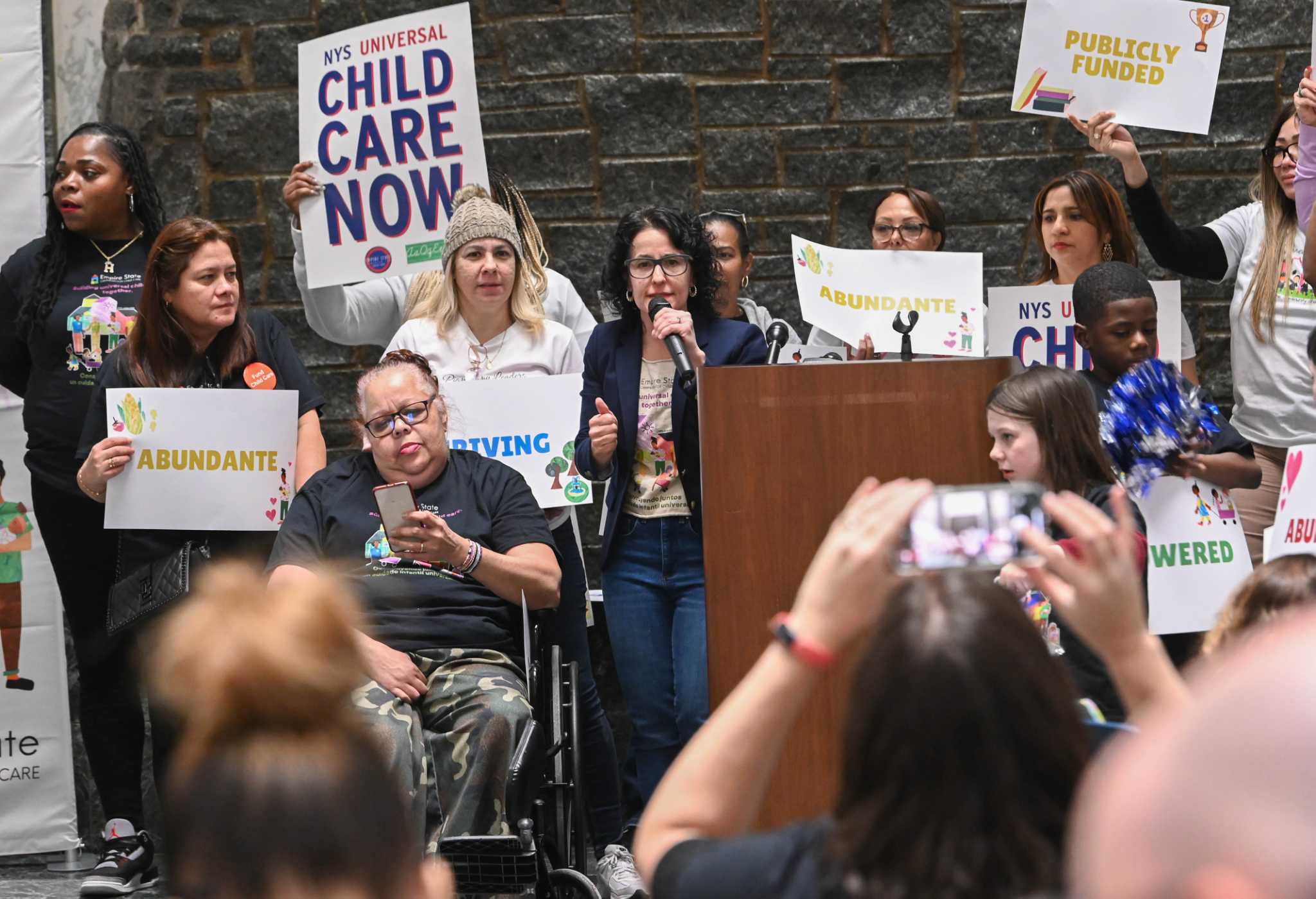 Hundreds rally for child care workforce compensation fund