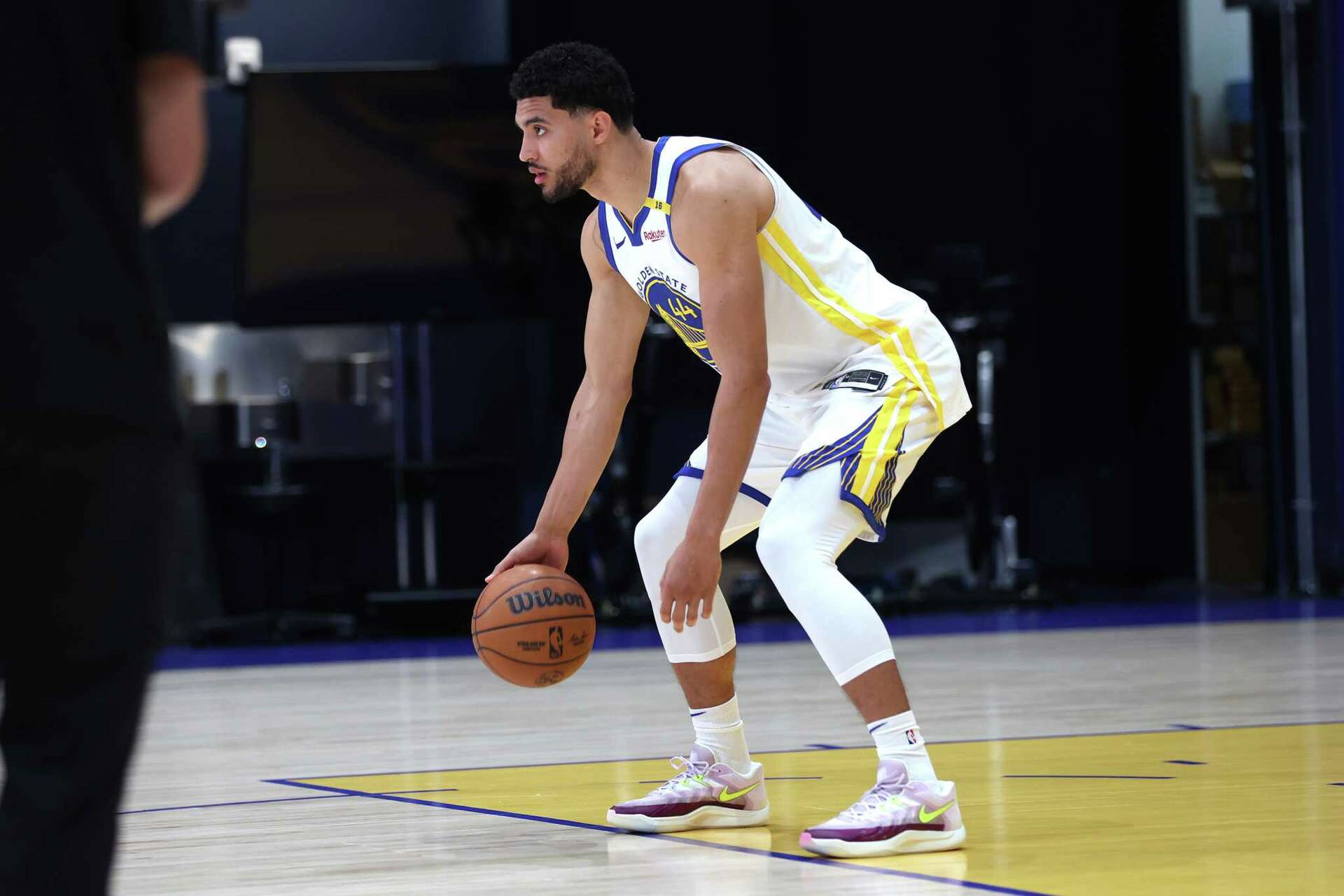 Warriors sign wing Jackson Rowe to their last two-way contract spot