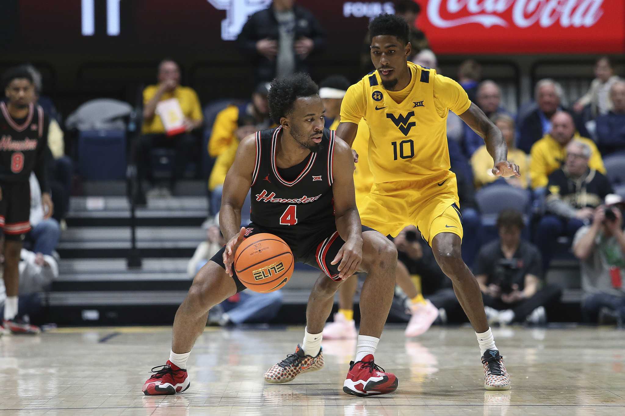 UH basketball: Cougars fend off West Virginia for 13th straight win
