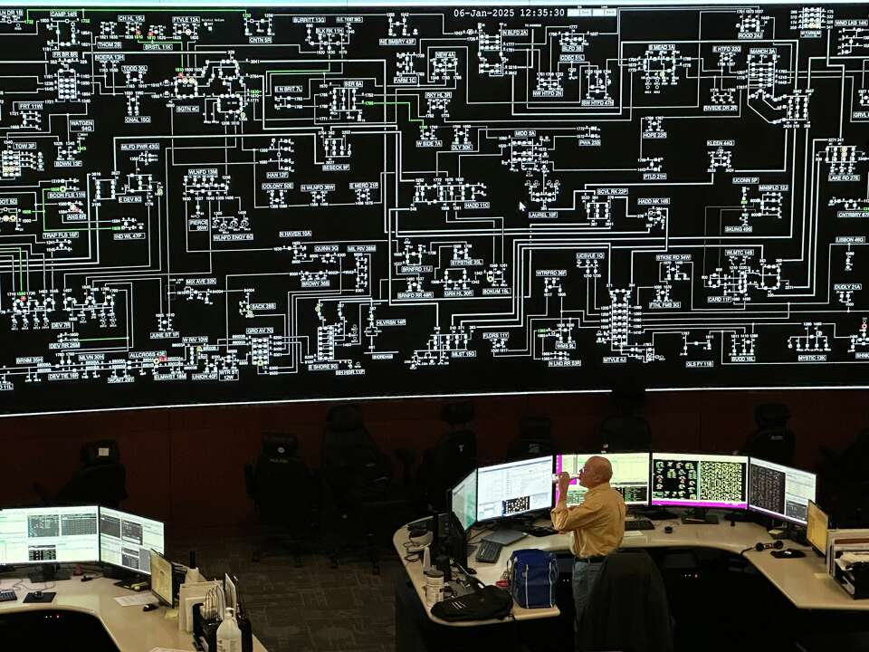 Eversource spending billions in Mass. as it cuts CT upgrades sharply
