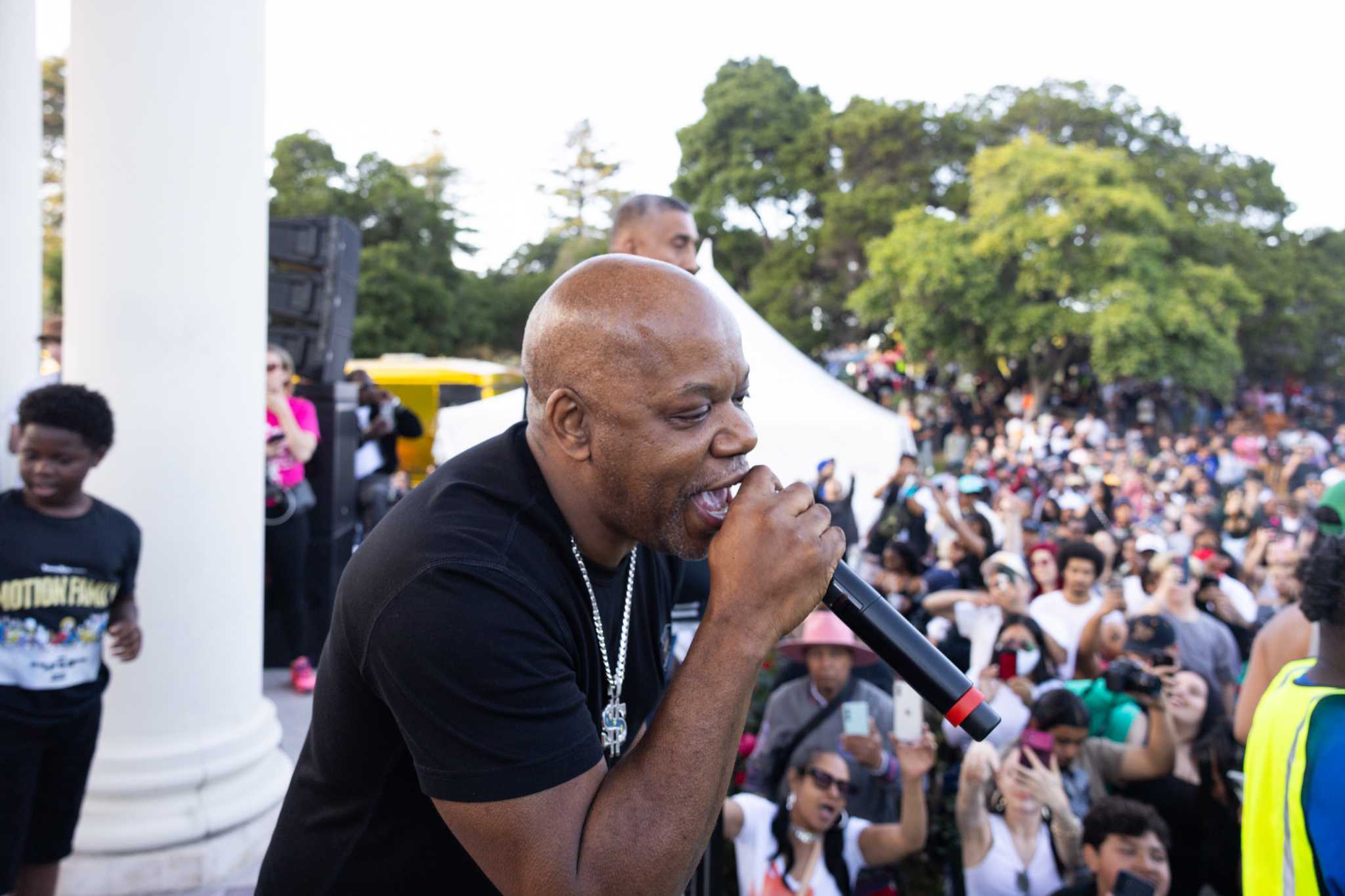 Too Short posts tearful videos after brother’s death in Oakland