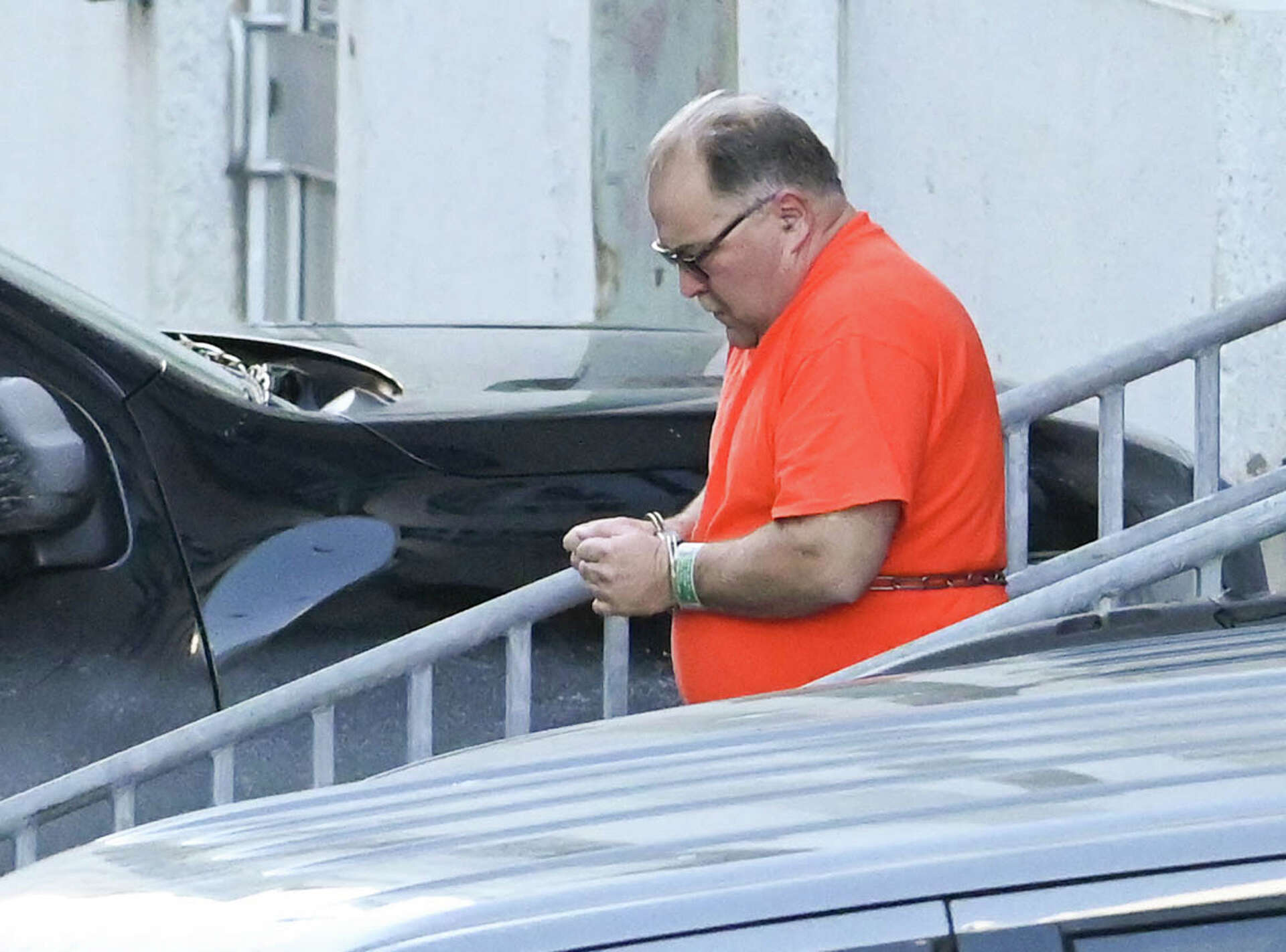 Colonie man pleads guilty in hog farm murder plot