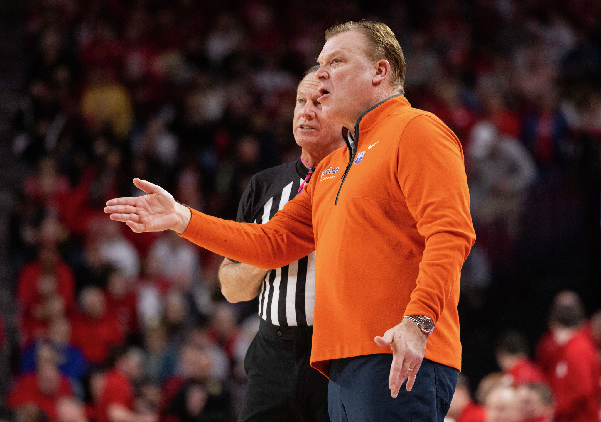 Illinois basketball coach considers starting lineup changes after loss
