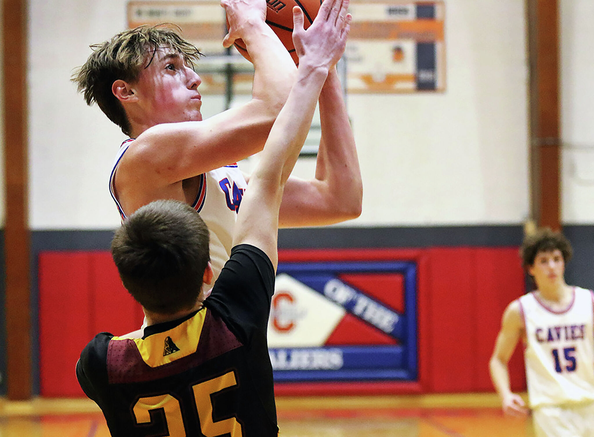 Carlinville Cavaliers defeat Pawnee 66-48 in basketball matchup